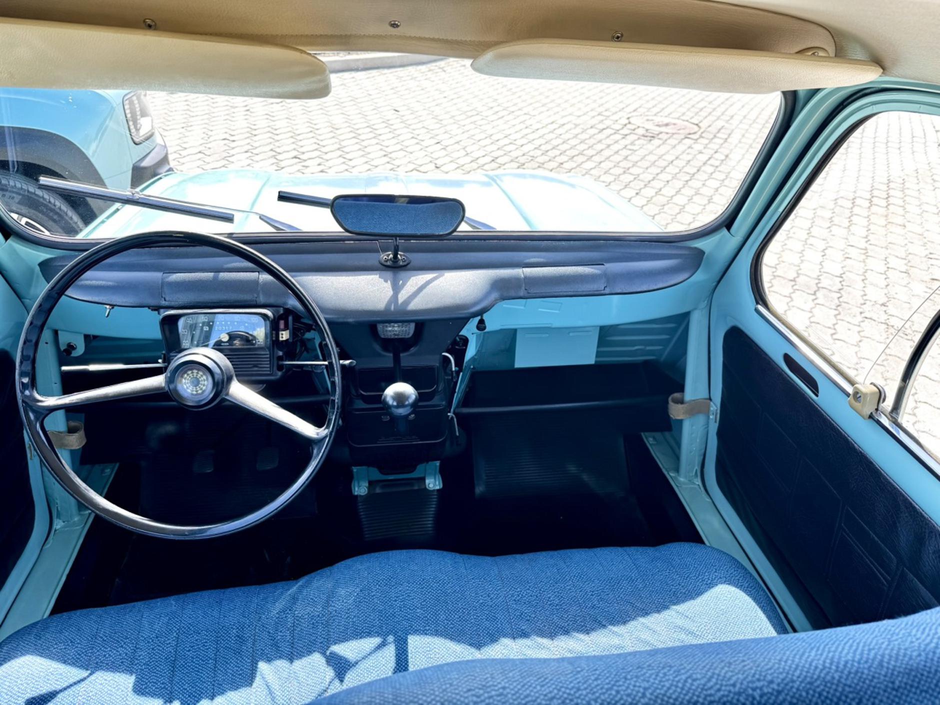 Prva vožnja z novim renault 4, znana je okvirna cena v Sloveniji - Žurnal24