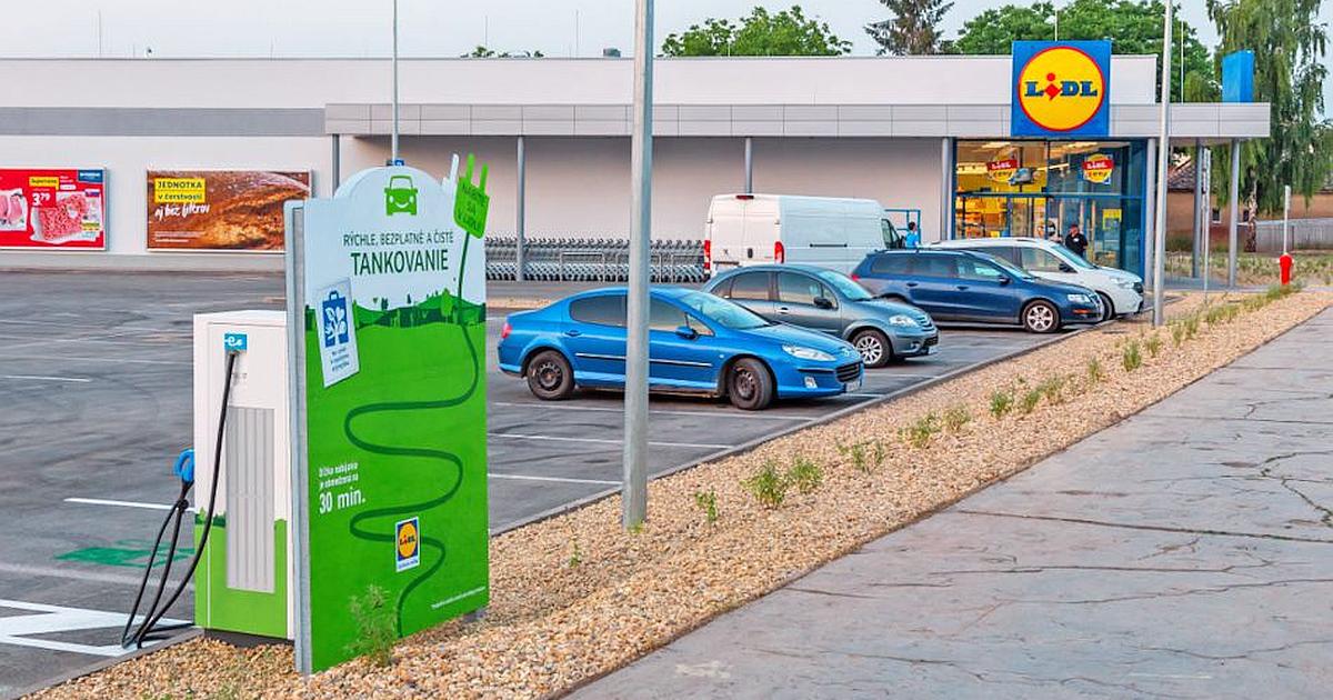 Lidl bo zaračunaval parkirnino za električarje - Žurnal24