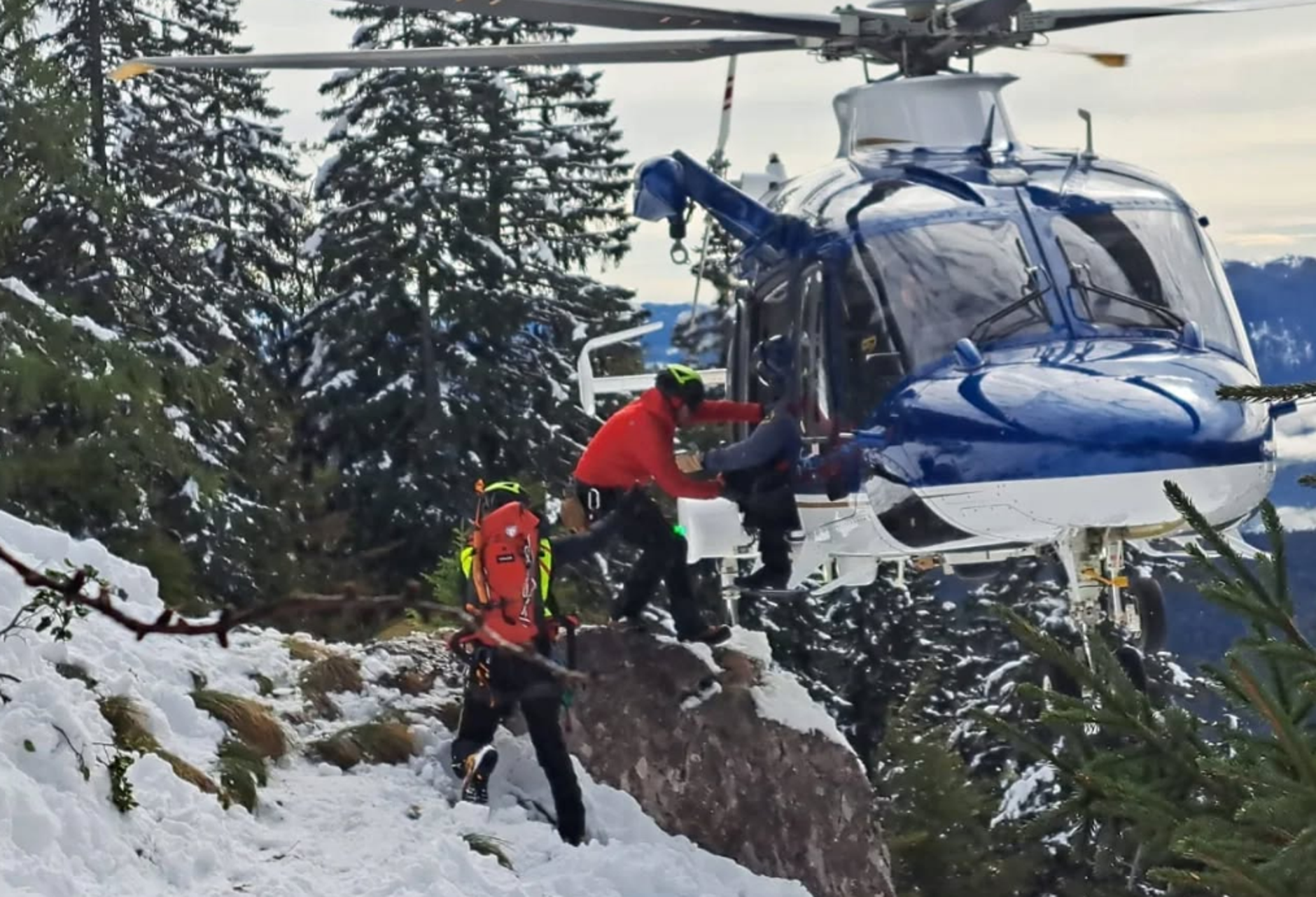 Pretresljiva izpoved preživelih planincev po tragičnem plazu v ...