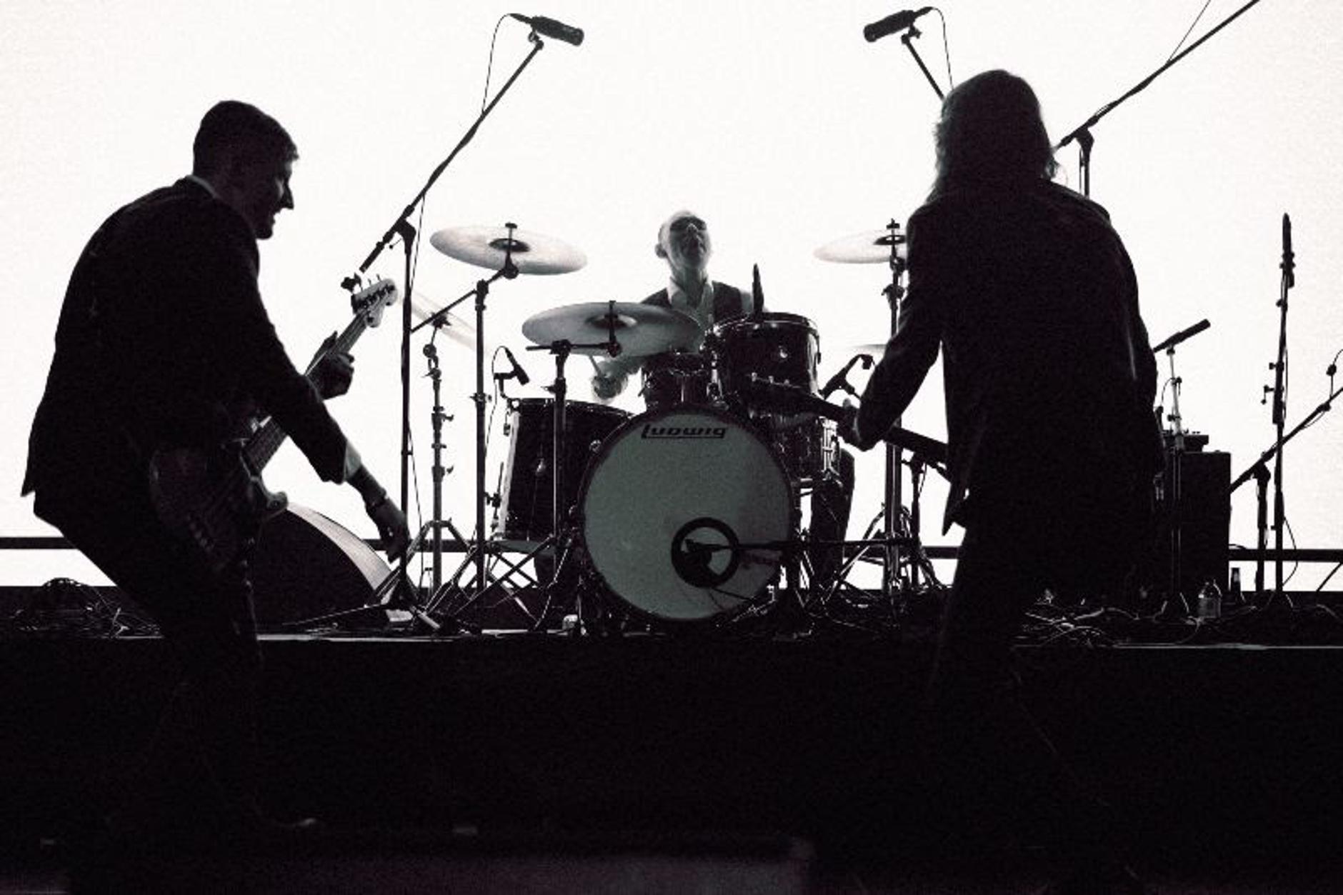 Od kod tem našim mladim glasbenikom tako hudi avtomobili? - Žurnal24