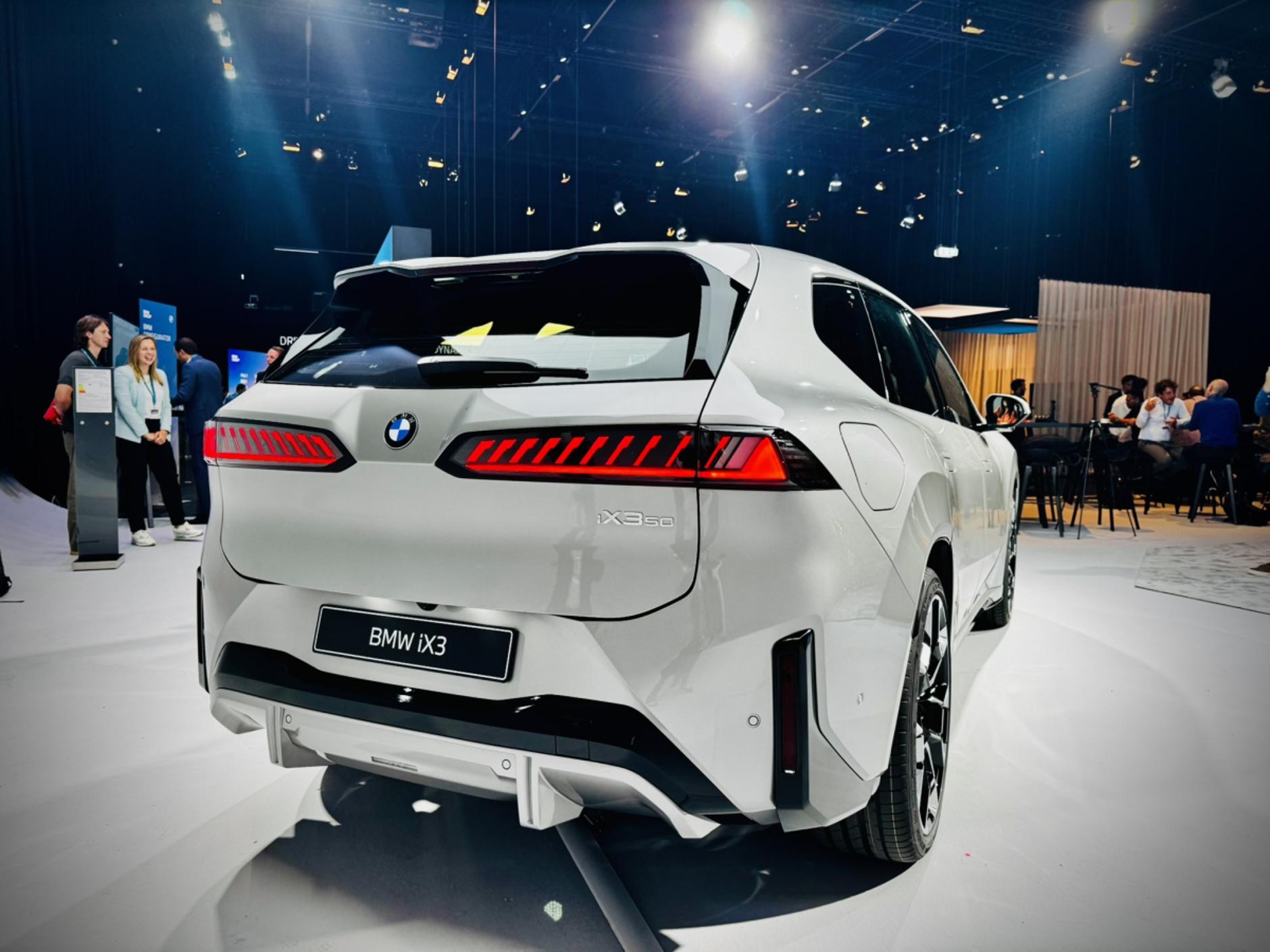Novi električni BMW iX3 - prvi občutki, kaj zmore tehnologija - Žurnal24
