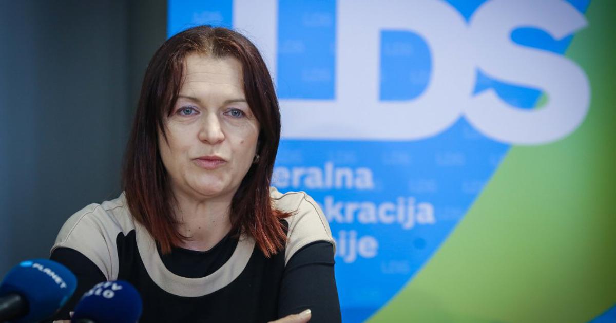 Zaradi predsedovanja LDS Anja Fabiani v težavah na MZZ - Žurnal24