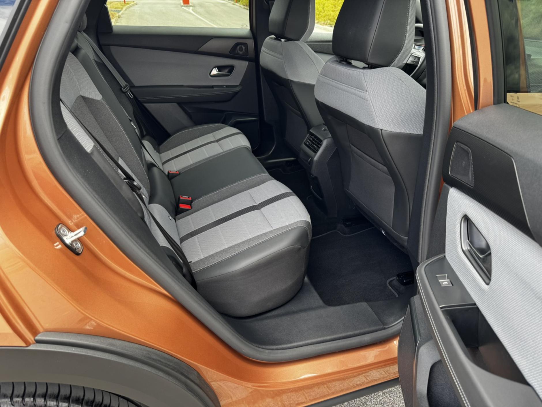 Test dostopnega družinskega avta: opel grandland - Žurnal24