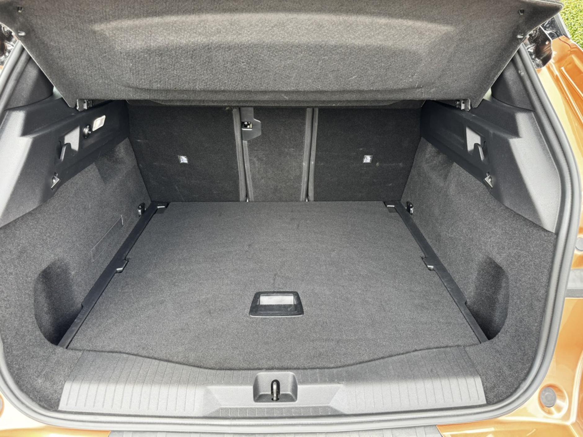 Test dostopnega družinskega avta: opel grandland - Žurnal24