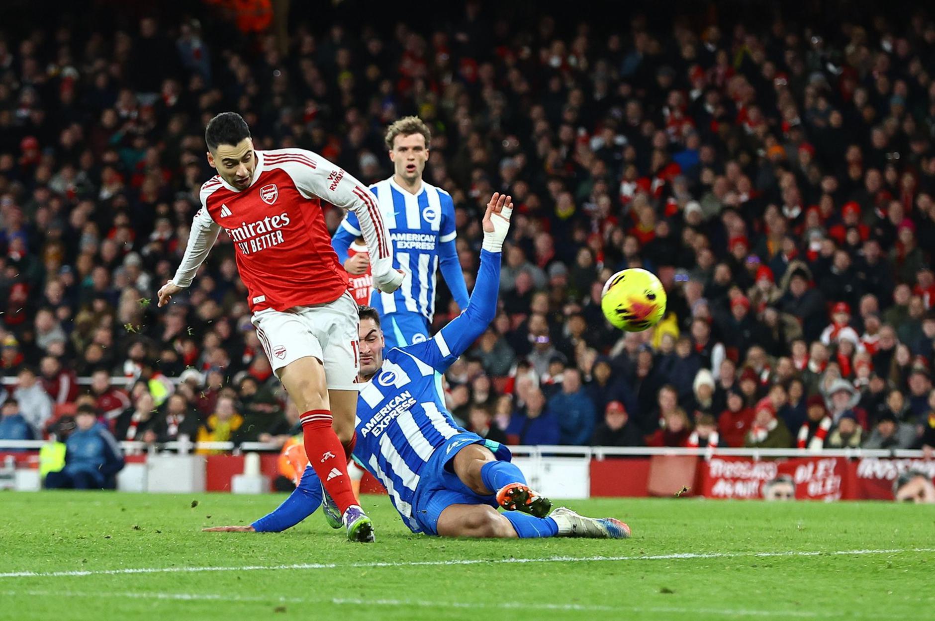 Arsenal ohranil prednost pred Cityjem, v igri ostaja tudi Villa - Žurnal24