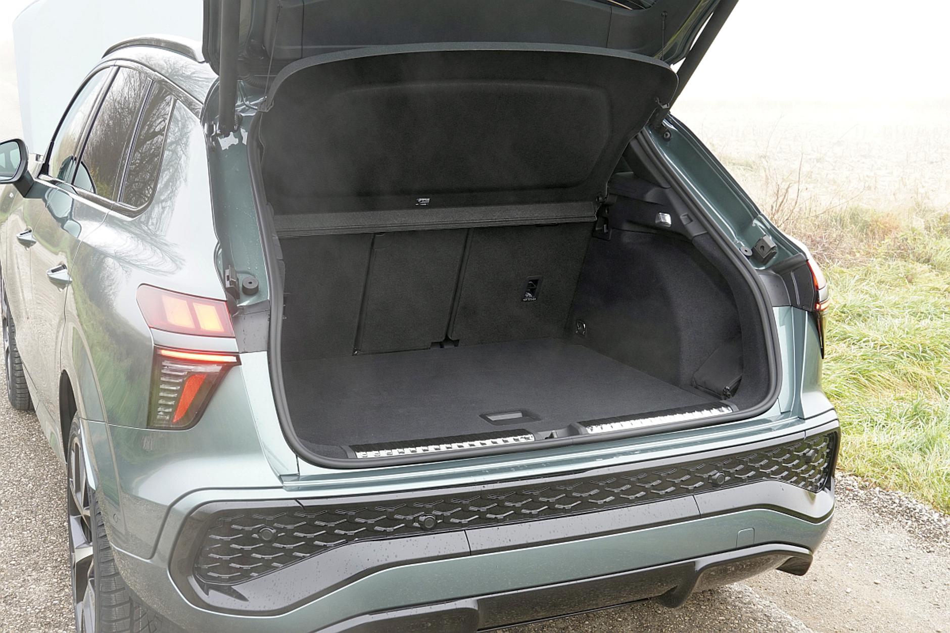 Novi Audi Q3 v Sloveniji: tretja generacija prinaša svež dizajn in ...