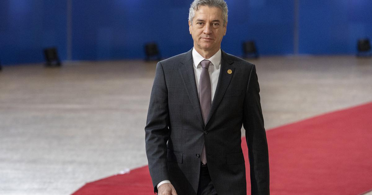 Golob obljubil, da bomo na misijo poslali več naših vojakov - Žurnal24 Golob obljubil, da bomo na misijo poslali več naših vojakov - Žurnal24