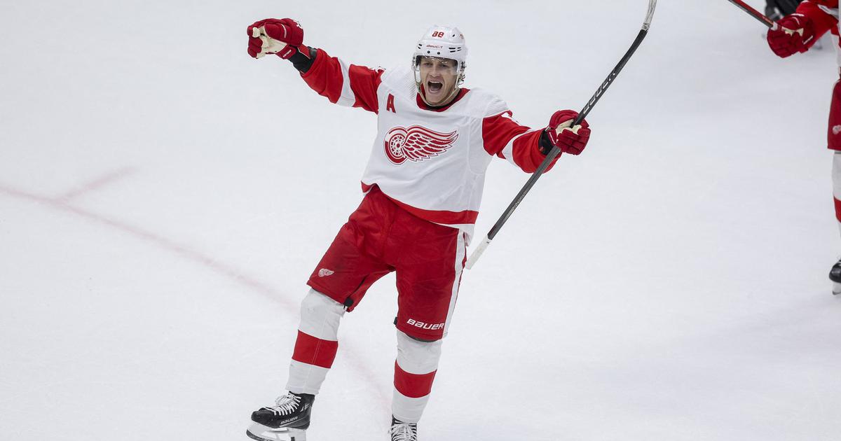 Narobe svet: čeprav jim je zabil odločilni gol, so ga slavili kot ...